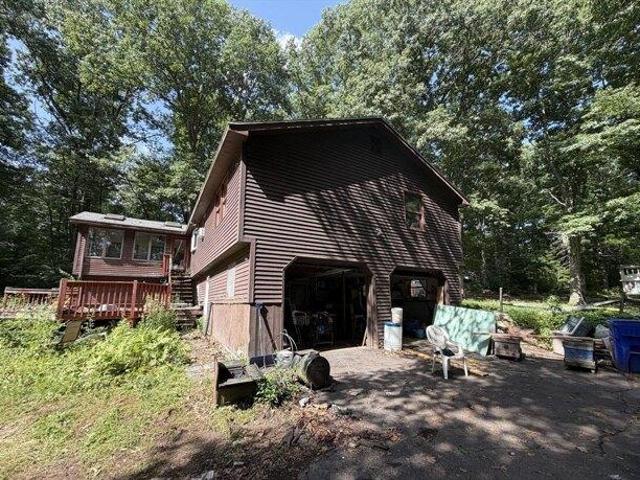 house with 3 bedroom, Belchertown MA ES105013638