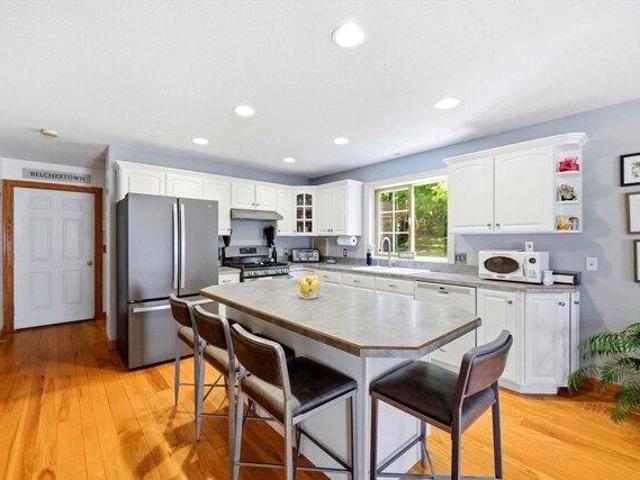 house with 3 bedroom, Belchertown MA ES105140113