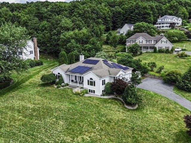 house with 3 bedroom, Belchertown MA ES105157606