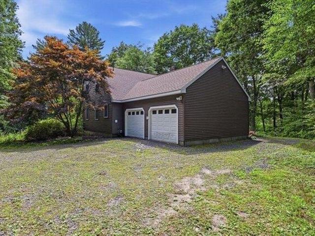 house with 3 bedroom, Belchertown MA ES105161008
