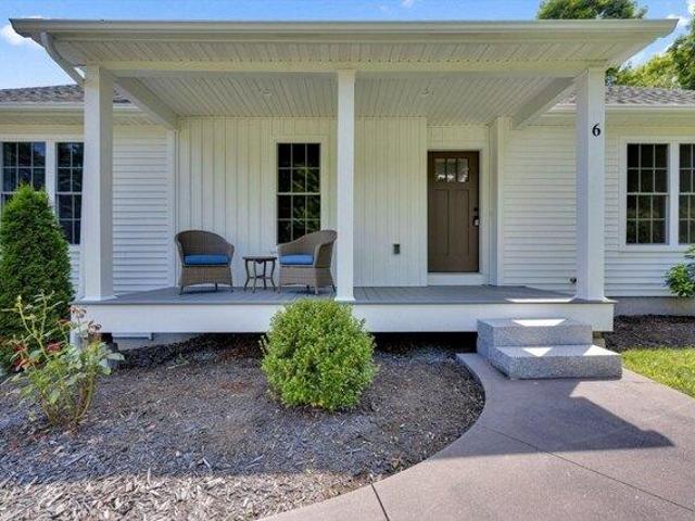 house with 3 bedroom, Belchertown MA ES105174916