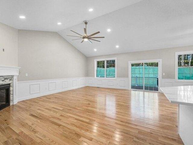 house with 3 bedroom, Belchertown MA ES105176457