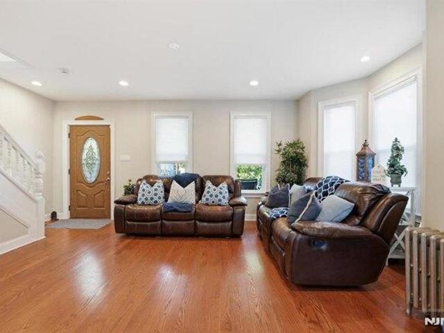 house with 3 bedroom, Belleville NJ DS102826350