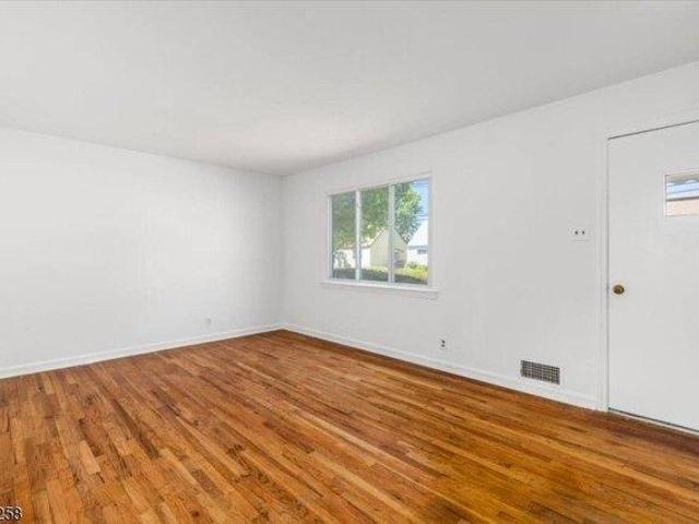 house with 3 bedroom, Belleville NJ ES104852092