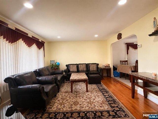 house with 3 bedroom, Bergenfield NJ ES104409247