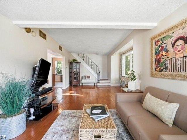 house with 3 bedroom, Bergenfield NJ ES104921069