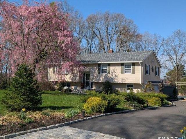 house with 3 bedroom, Bethel CT DLS102584421