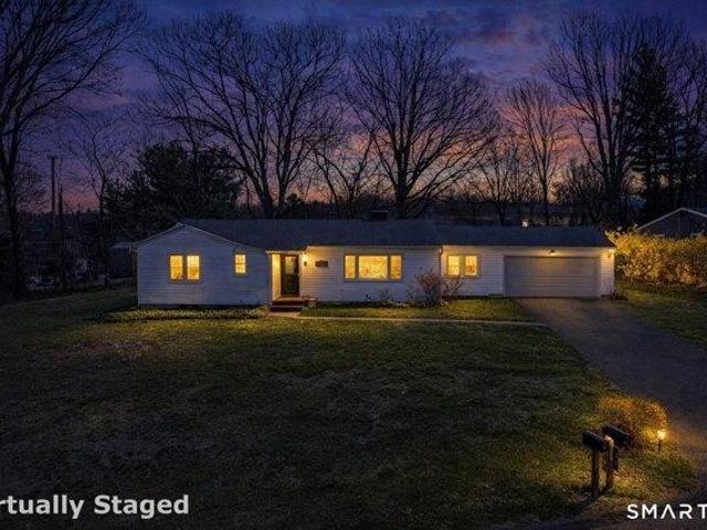 house with 3 bedroom, Bethel CT DLS103125593