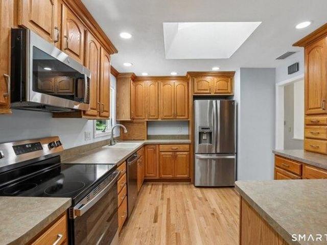 house with 3 bedroom, Bethel CT ES104408488