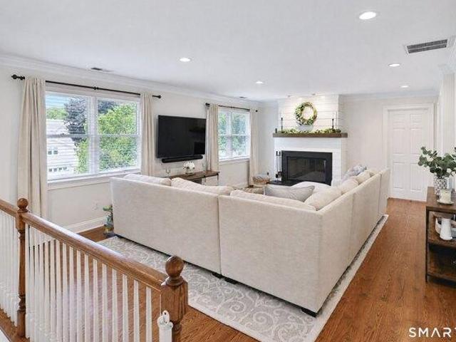 house with 3 bedroom, Bethel CT ES104810889