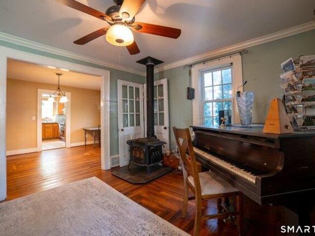 house with 3 bedroom, Bethel CT ES104376681