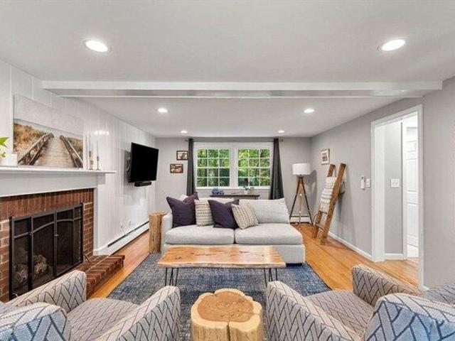 house with 3 bedroom, Beverly MA DS103929289