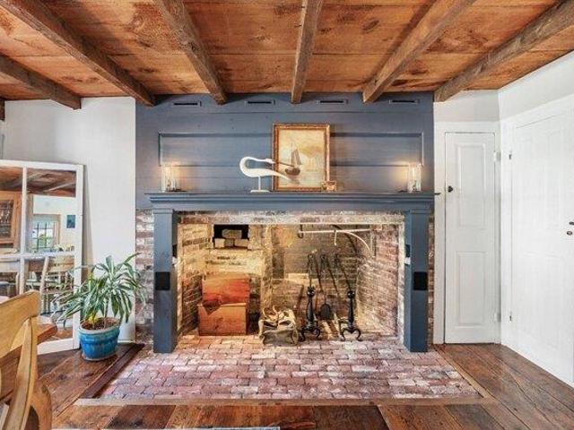 house with 3 bedroom, Beverly MA ES105109368