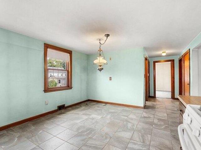 house with 3 bedroom, Beverly MA ES105192325
