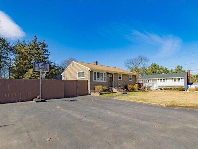 house with 3 bedroom, Billerica MA DS102412839