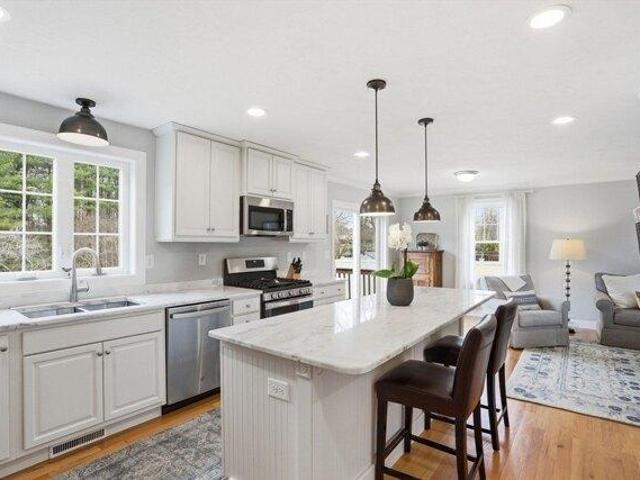 house with 3 bedroom, Billerica MA DS102118356