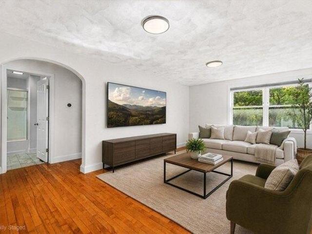 house with 3 bedroom, Billerica MA ES104834272