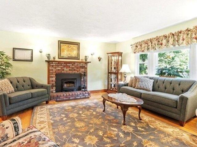 house with 3 bedroom, Billerica MA ES104835911