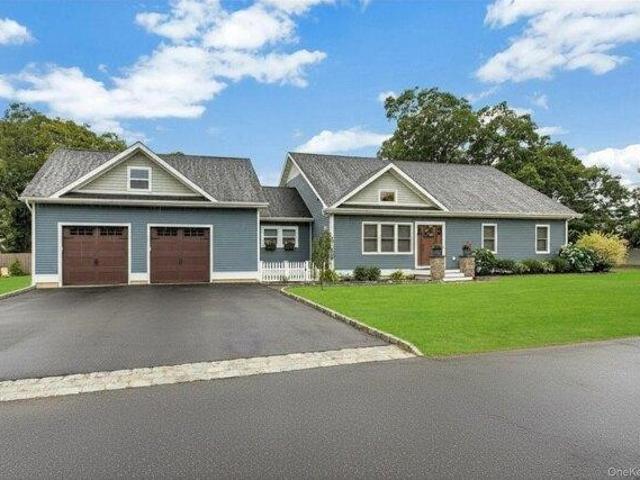 house with 3 bedroom, Bohemia NY ES103619742