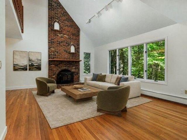 house with 3 bedroom, Bolton MA ES105096145