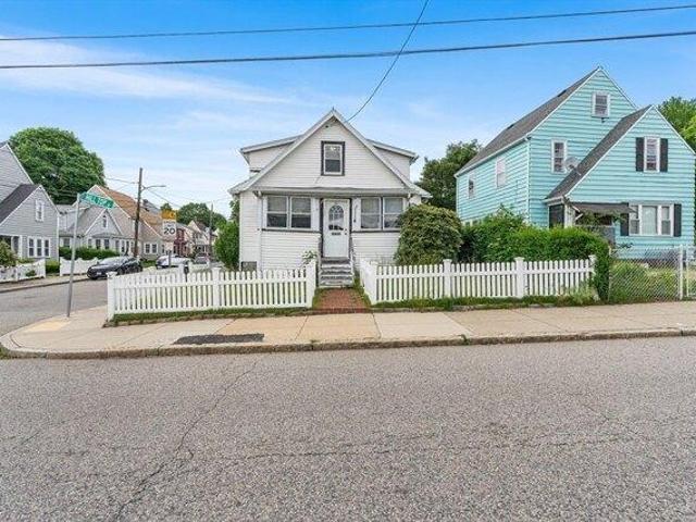 house with 3 bedroom, Boston MA DLS102531991