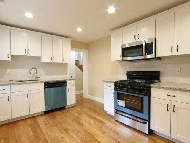 house with 3 bedroom, Boston MA DLS102585571