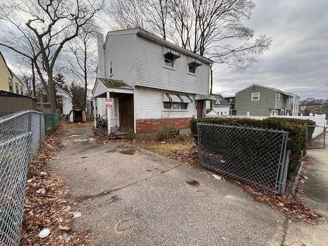 house with 3 bedroom, Boston MA DLS102860880