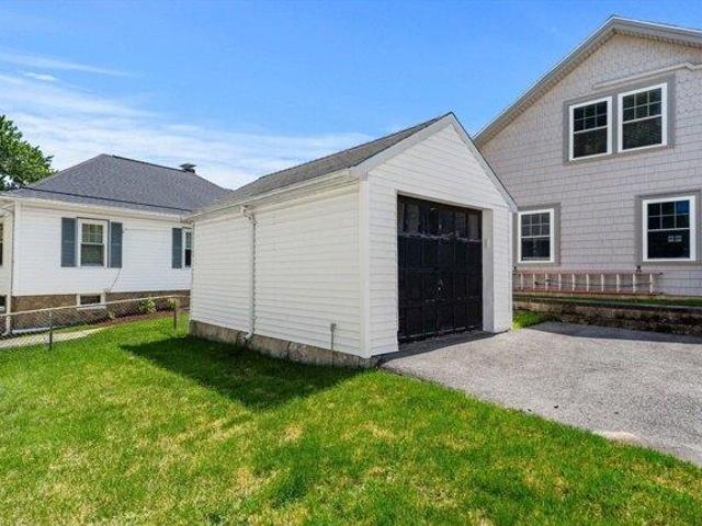 house with 3 bedroom, Boston MA DLS102960394