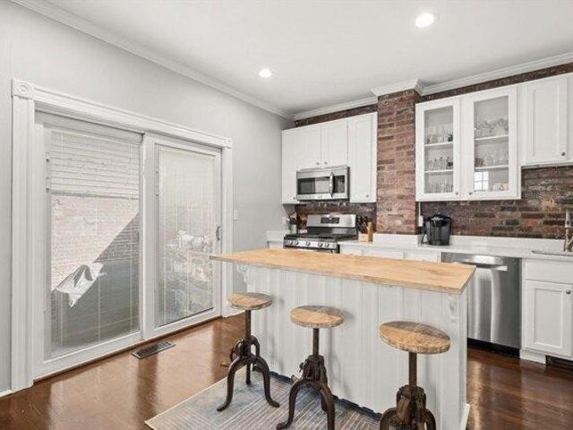 house with 3 bedroom, Boston MA DS102253943
