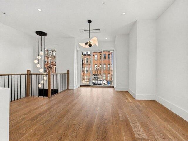 house with 3 bedroom, Boston MA DS104297494