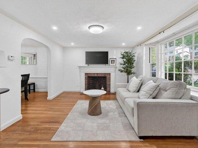house with 3 bedroom, Boston MA ES103437879
