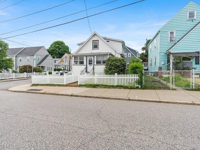 house with 3 bedroom, Boston MA ES103499635