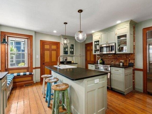 house with 3 bedroom, Boston MA ES103220398
