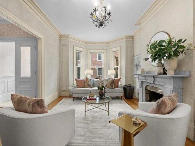 house with 3 bedroom, Boston MA ES103249757