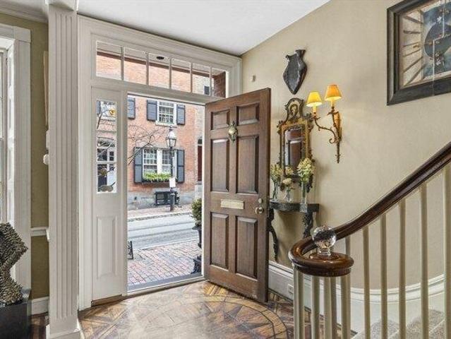 house with 3 bedroom, Boston MA ES104570201