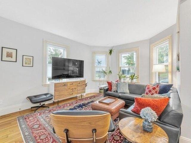 house with 3 bedroom, Boston MA ES104811955