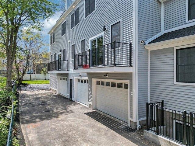 house with 3 bedroom, Boston MA ES104831150