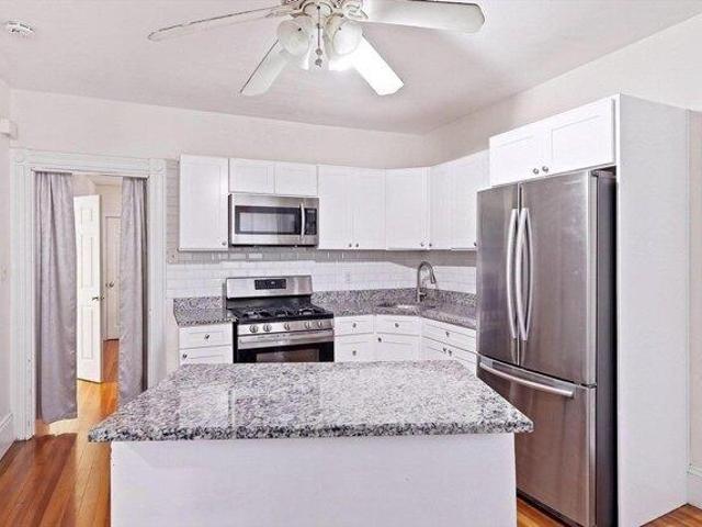 house with 3 bedroom, Boston MA ES104833164