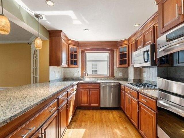 house with 3 bedroom, Boston MA ES104849252