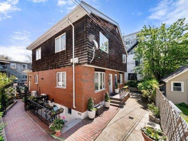 house with 3 bedroom, Boston MA ES104870209