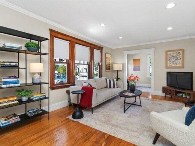house with 3 bedroom, Boston MA ES104920593