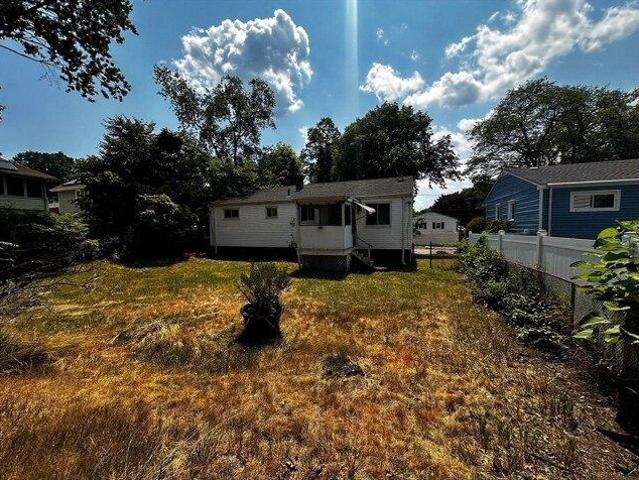 house with 3 bedroom, Boston MA ES104115481