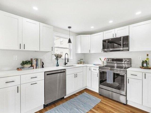 house with 3 bedroom, Boston MA ES104116546