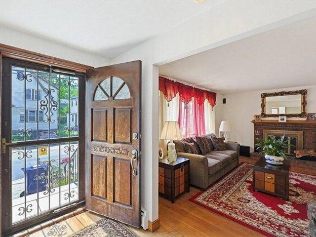 house with 3 bedroom, Boston MA ES104329867