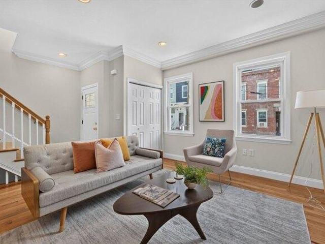 house with 3 bedroom, Boston MA ES105060525