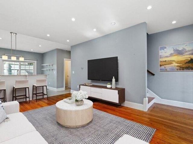 house with 3 bedroom, Boston MA ES105061358