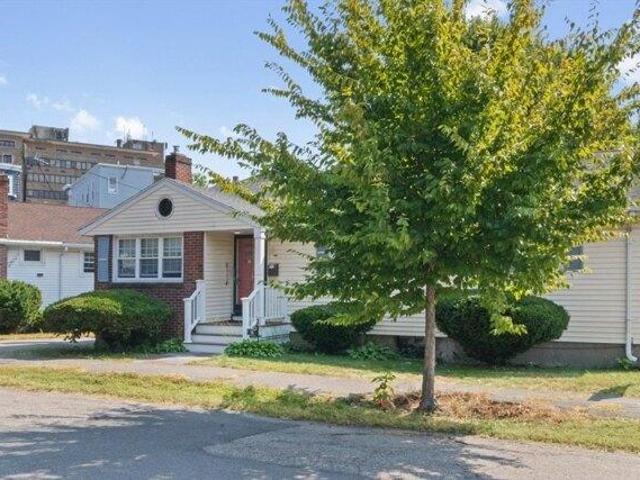 house with 3 bedroom, Boston MA ES105108496