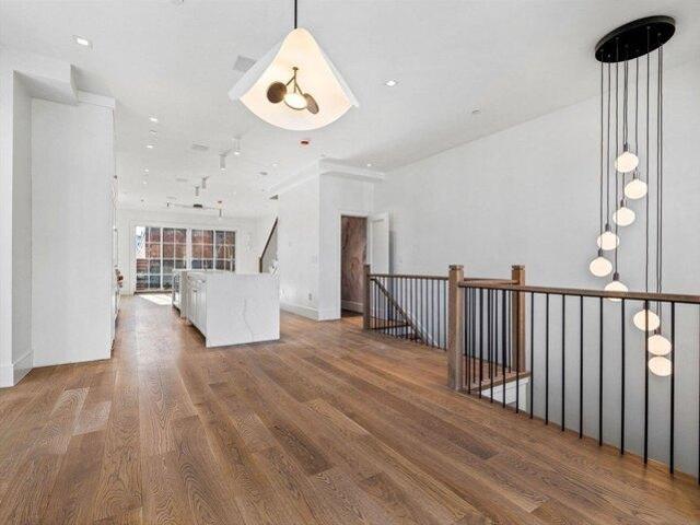 house with 3 bedroom, Boston MA ES105142158