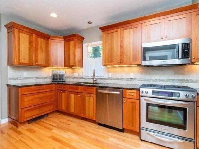 house with 3 bedroom, Boston MA ES105233760