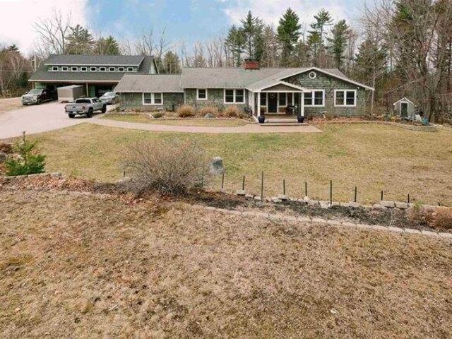 house with 3 bedroom, Bow NH DS102155216
